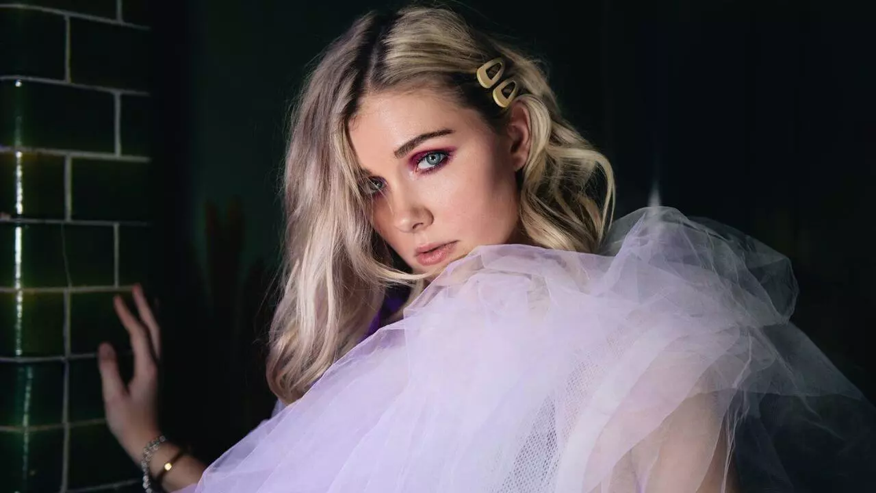 Lirik Terjemahan dan Makna Lagu Not Sad Anymore dari Clara Mae