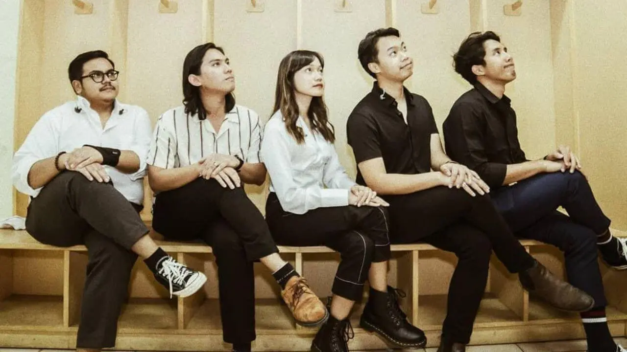 Lirik Terjemahan dan Makna Lagu Alexandra dari Reality Club