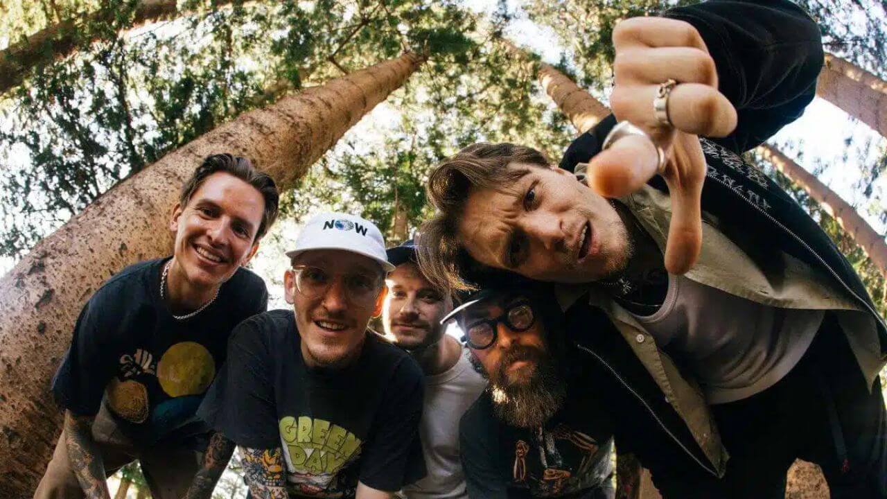 Lirik Terjemahan dan Makna Lagu STFU dari Neck Deep