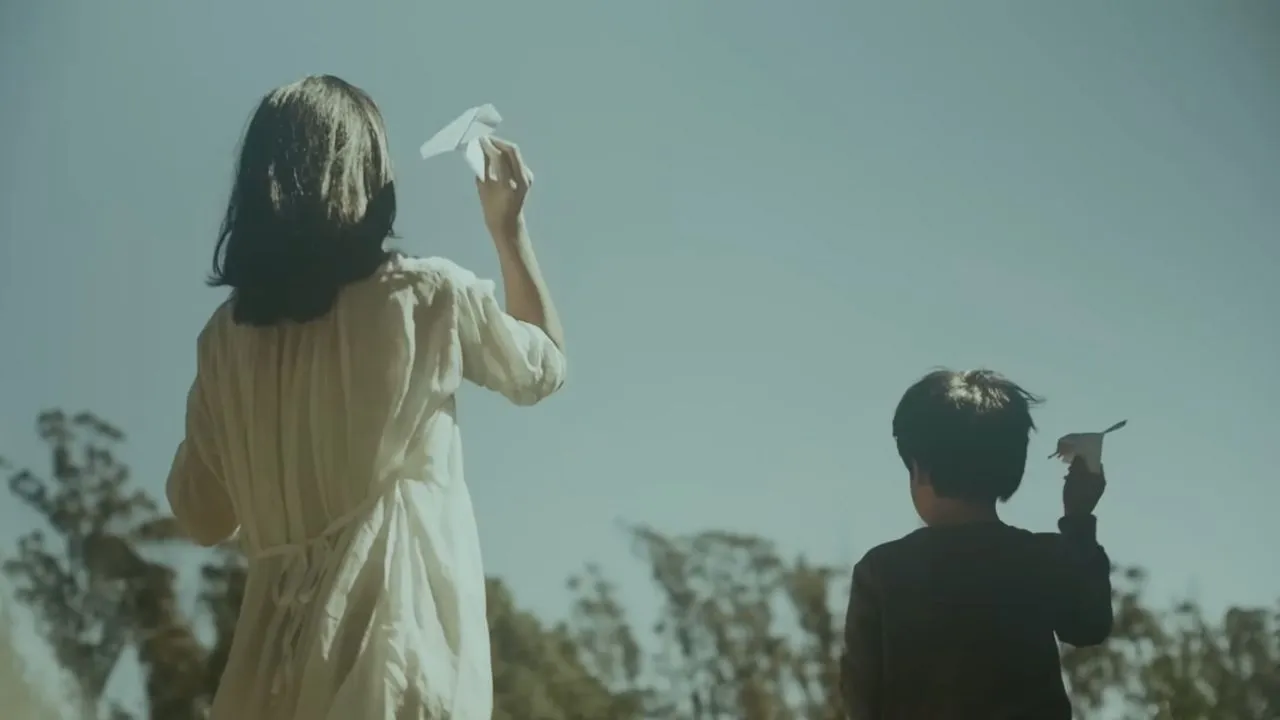 Lirik dan Makna Lagu Monokrom dari Tulus